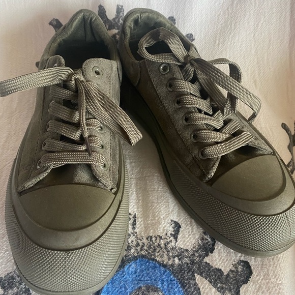 Shoes | Tz Tendenz Womens Sneakers Low Top Size 39 | Poshmark